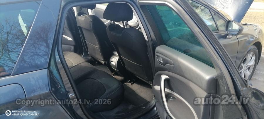 Pelēks Citroen C5 2010 Tallina, ar dzinēja tilpumu 2.00 L un nobraukumu 280 tūkst. km par 1700 €, foto 8 vietnē AUTOMOTO.COM.LV