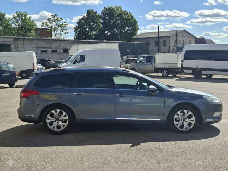 Pelēks Citroen C5 2010 Plungė, ar dzinēja tilpumu 2.00 L un nobraukumu 387 tūkst. km par 1500 €, foto 7 vietnē AUTOMOTO.COM.LV