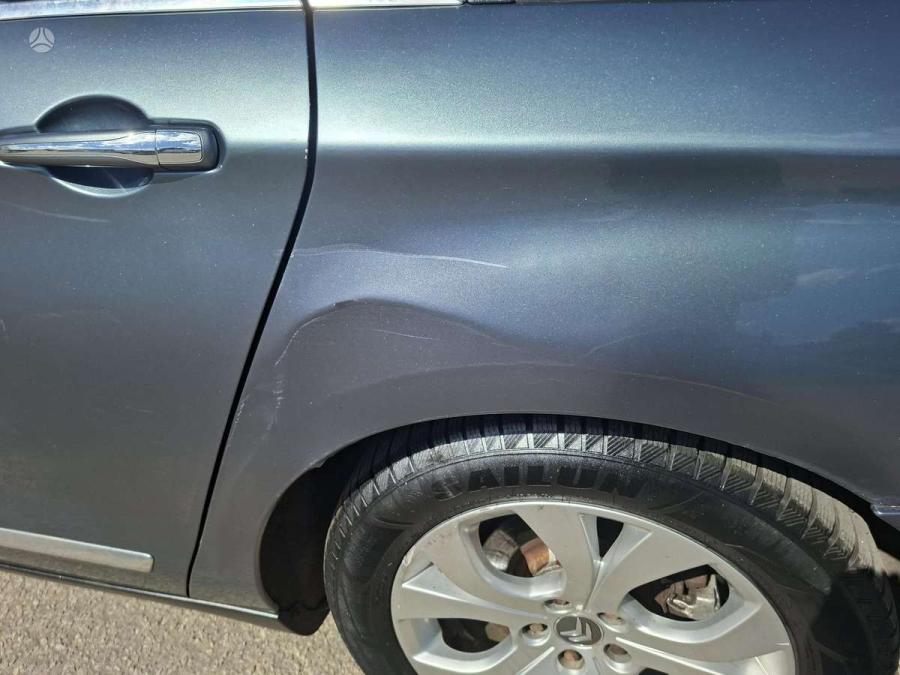 Pelēks Citroen C5 2010 Plungė, ar dzinēja tilpumu 2.00 L un nobraukumu 387 tūkst. km par 1500 €, foto 12 vietnē AUTOMOTO.COM.LV