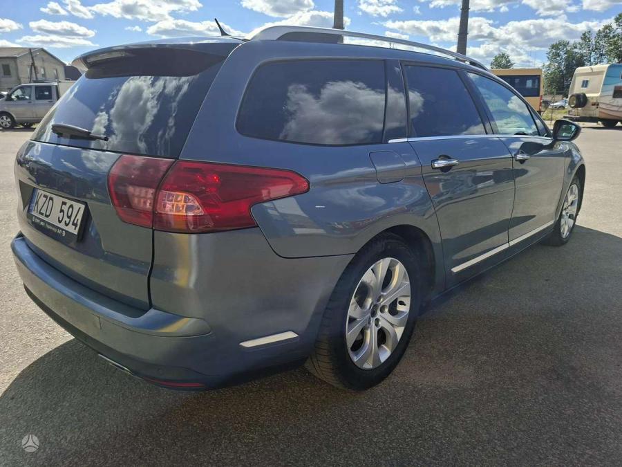 Pelēks Citroen C5 2010 Plungė, ar dzinēja tilpumu 2.00 L un nobraukumu 387 tūkst. km par 1500 €, foto 15 vietnē AUTOMOTO.COM.LV