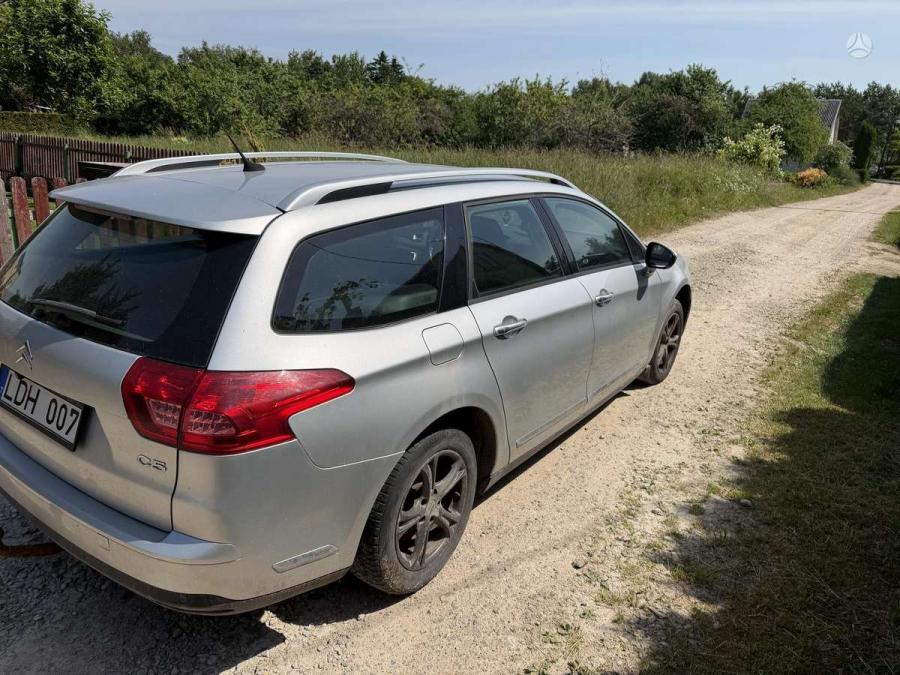 Pelēks Citroen C5 2010 Radviliškis, ar dzinēja tilpumu 2.00 L un nobraukumu 300 tūkst. km par 1200 €, foto 7 vietnē AUTOMOTO.COM.LV