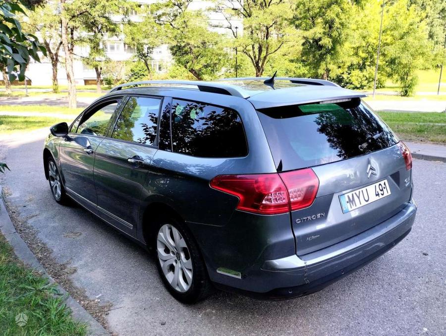 Pelēks Citroen C5 2010 Viļņa, ar dzinēja tilpumu 1.56 L un nobraukumu 280 tūkst. km par 1450 €, foto 6 vietnē AUTOMOTO.COM.LV