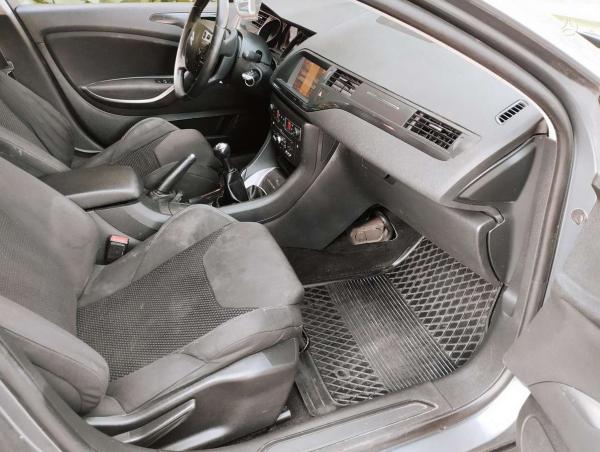 Grey Citroen C5 2010 in Vilnius, with an engine capacity of 1.56 L and mileage of 280 thousand km for 1450 €, photo 7 on AUTOMOTO.COM.LV