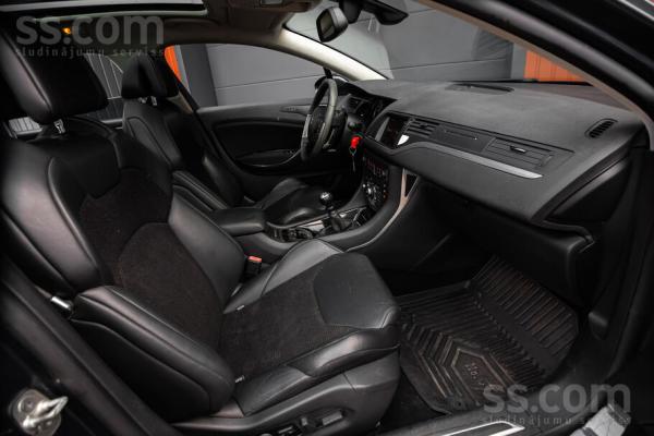 Pelēks Citroen C5 2010 Jelgava, ar dzinēja tilpumu 2.00 L un nobraukumu 230 tūkst. km par 2900 €, foto 8 vietnē AUTOMOTO.COM.LV