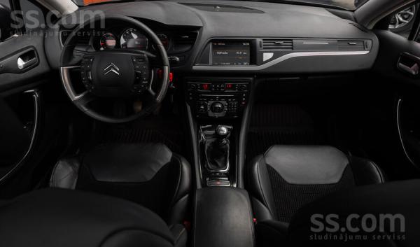 Pelēks Citroen C5 2010 Jelgava, ar dzinēja tilpumu 2.00 L un nobraukumu 230 tūkst. km par 2900 €, foto 9 vietnē AUTOMOTO.COM.LV