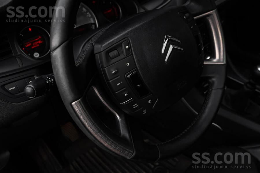 Pelēks Citroen C5 2010 Jelgava, ar dzinēja tilpumu 2.00 L un nobraukumu 230 tūkst. km par 2900 €, foto 17 vietnē AUTOMOTO.COM.LV