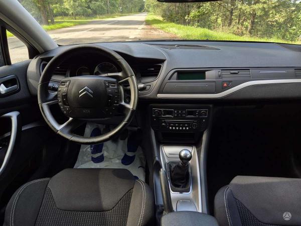 Pelēks Citroen C5 2010 Tauragė, ar dzinēja tilpumu 2.00 L un nobraukumu 215 tūkst. km par 2600 €, foto 11 vietnē AUTOMOTO.COM.LV