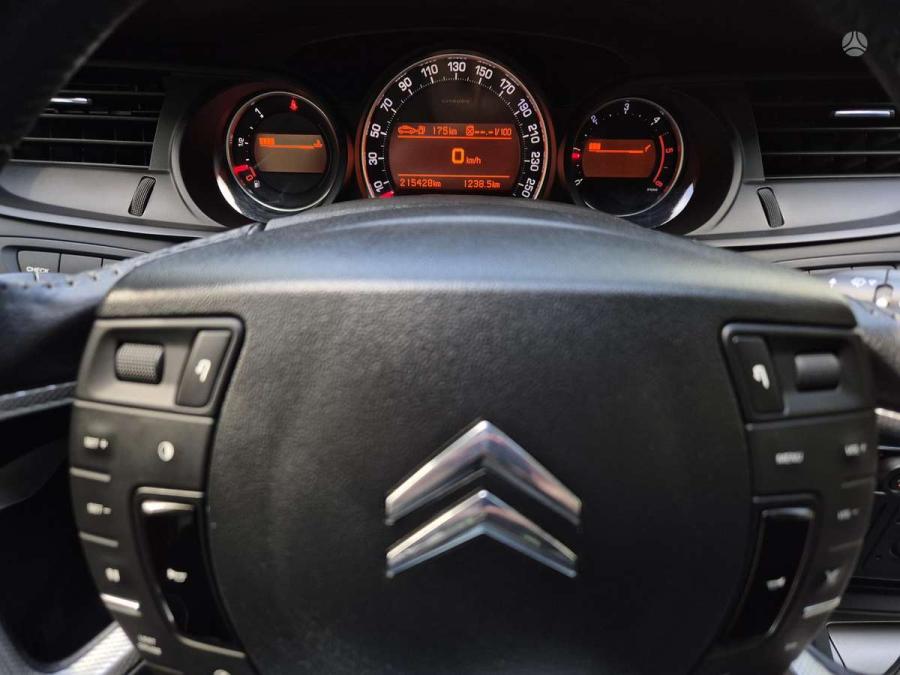 Pelēks Citroen C5 2010 Tauragė, ar dzinēja tilpumu 2.00 L un nobraukumu 215 tūkst. km par 2600 €, foto 13 vietnē AUTOMOTO.COM.LV