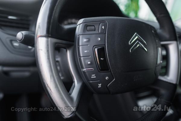Ситроен С5 2010 в Таллин на AUTOMOTO.COM.LV Серый Ситроен С5 2010 в Таллин, объемом двигателя 2.00 л и пробегом 196 тыс. км за 2999 €, фото 9 на AUTOMOTO.COM.LV