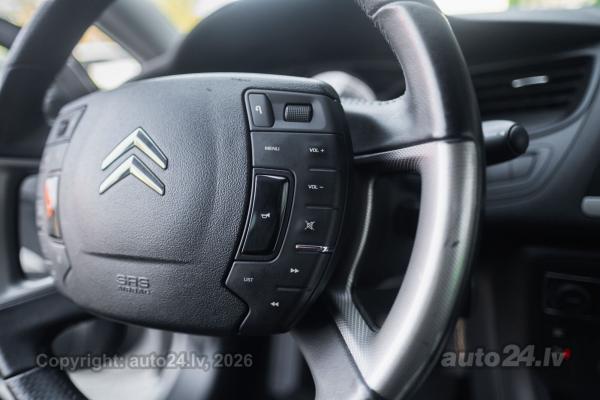 Ситроен С5 2010 в Таллин на AUTOMOTO.COM.LV Серый Ситроен С5 2010 в Таллин, объемом двигателя 2.00 л и пробегом 196 тыс. км за 2999 €, фото 10 на AUTOMOTO.COM.LV