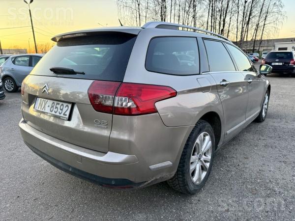 Pelēks Citroen C5 2011 Rīga, ar dzinēja tilpumu 2.00 L un nobraukumu 0 tūkst. km par 2990 €, foto 4 vietnē AUTOMOTO.COM.LV