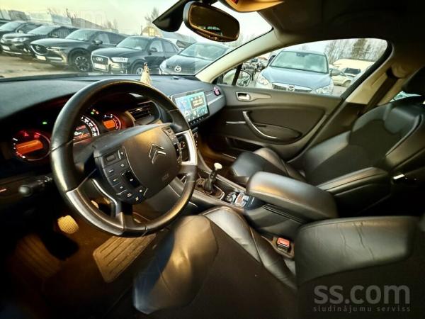 Pelēks Citroen C5 2011 Rīga, ar dzinēja tilpumu 2.00 L un nobraukumu 0 tūkst. km par 2990 €, foto 8 vietnē AUTOMOTO.COM.LV