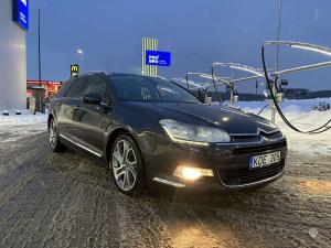 Pelēks Citroen C5 2011 Viļņa, ar dzinēja tilpumu 2.99 L un nobraukumu 350 tūkst. km par 1800 €, foto 3 vietnē AUTOMOTO.COM.LV