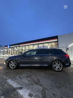 Pelēks Citroen C5 2011 Viļņa, ar dzinēja tilpumu 2.99 L un nobraukumu 350 tūkst. km par 1800 €, foto 11 vietnē AUTOMOTO.COM.LV