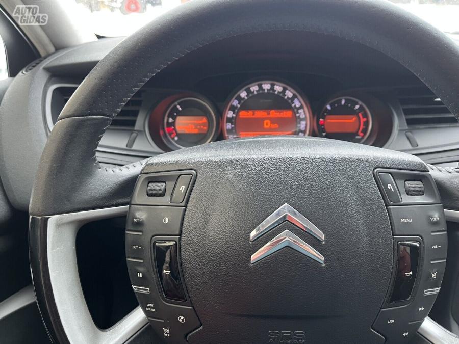 Grey Citroen C5 2011 in Siauliai, with an engine capacity of 2.00 L and mileage of 371 thousand km for 2400 €, photo 8 on AUTOMOTO.COM.LV