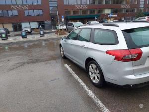 Pelēks Citroen C5 2011 Viļņa, ar dzinēja tilpumu 2.00 L un nobraukumu 372 tūkst. km par 3100 €, foto 4 vietnē AUTOMOTO.COM.LV