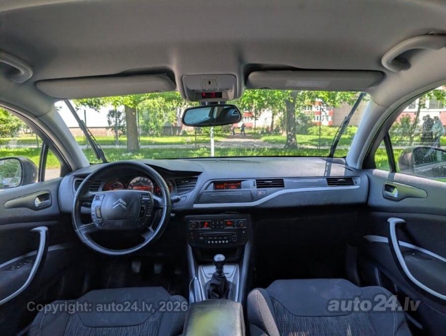 Grey Citroen C5 2011 in Tallinn, with an engine capacity of 2.00 L and mileage of 375 thousand km for 2390 €, photo 8 on AUTOMOTO.COM.LV