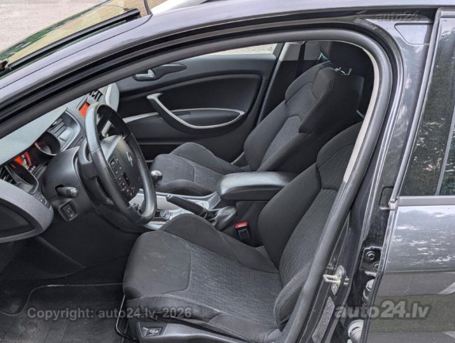 Grey Citroen C5 2011 in Tallinn, with an engine capacity of 2.00 L and mileage of 375 thousand km for 2390 €, photo 9 on AUTOMOTO.COM.LV