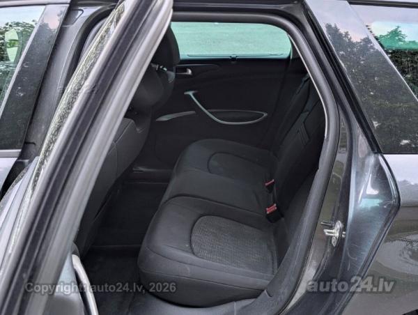 Grey Citroen C5 2011 in Tallinn, with an engine capacity of 2.00 L and mileage of 375 thousand km for 2390 €, photo 9 on AUTOMOTO.COM.LV