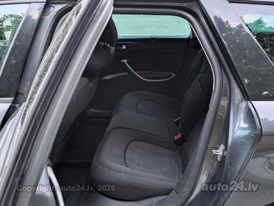 Grey Citroen C5 2011 in Tallinn, with an engine capacity of 2.00 L and mileage of 375 thousand km for 2390 €, photo 10 on AUTOMOTO.COM.LV