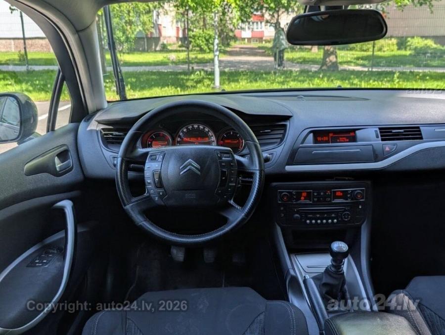 Grey Citroen C5 2011 in Tallinn, with an engine capacity of 2.00 L and mileage of 375 thousand km for 2390 €, photo 13 on AUTOMOTO.COM.LV