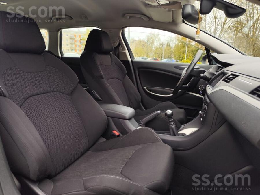 Pelēks Citroen C5 2011 Rēzekne, ar dzinēja tilpumu 2.00 L un nobraukumu 322 tūkst. km par 2750 €, foto 17 vietnē AUTOMOTO.COM.LV