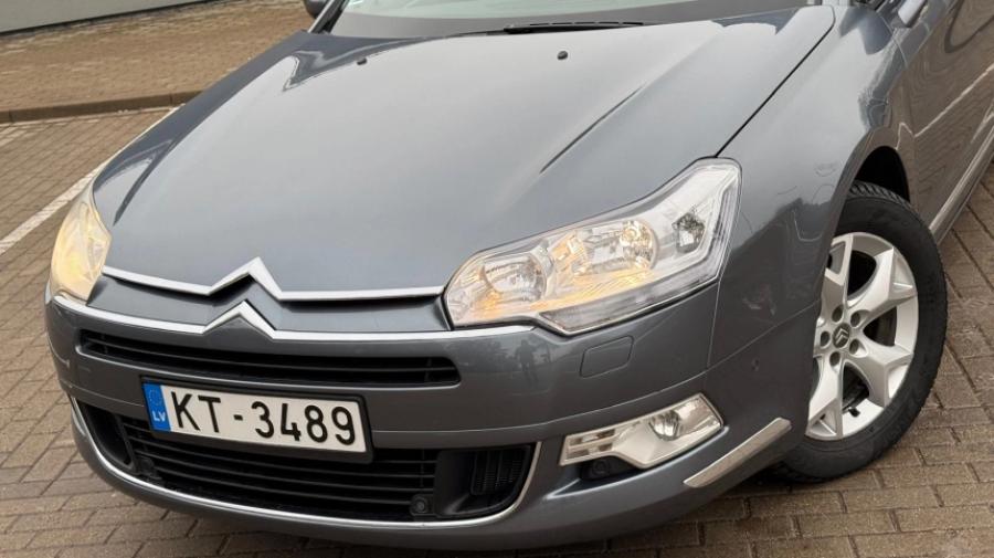 Grey Citroen C5 2011 in Riga, with an engine capacity of 2.00 L and mileage of 310 thousand km for 3650 €, photo 4 on AUTOMOTO.COM.LV