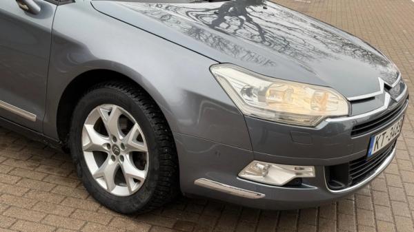 Grey Citroen C5 2011 in Riga, with an engine capacity of 2.00 L and mileage of 310 thousand km for 3650 €, photo 4 on AUTOMOTO.COM.LV