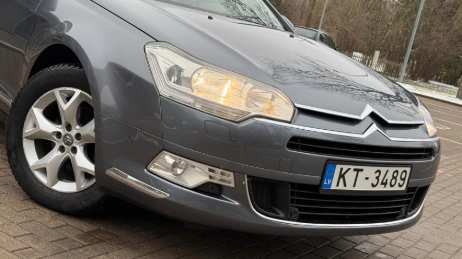 Grey Citroen C5 2011 in Riga, with an engine capacity of 2.00 L and mileage of 310 thousand km for 3650 €, photo 6 on AUTOMOTO.COM.LV