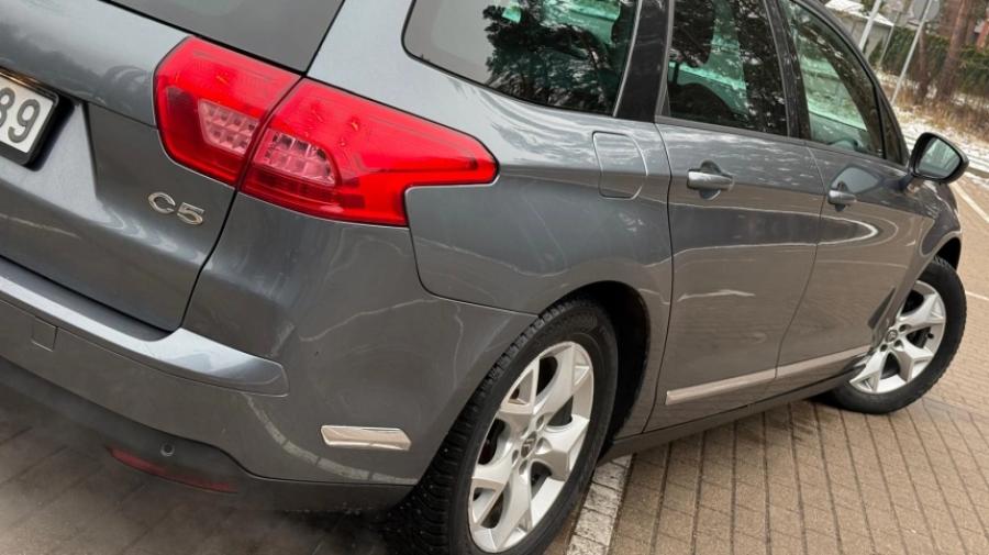 Grey Citroen C5 2011 in Riga, with an engine capacity of 2.00 L and mileage of 310 thousand km for 3650 €, photo 8 on AUTOMOTO.COM.LV