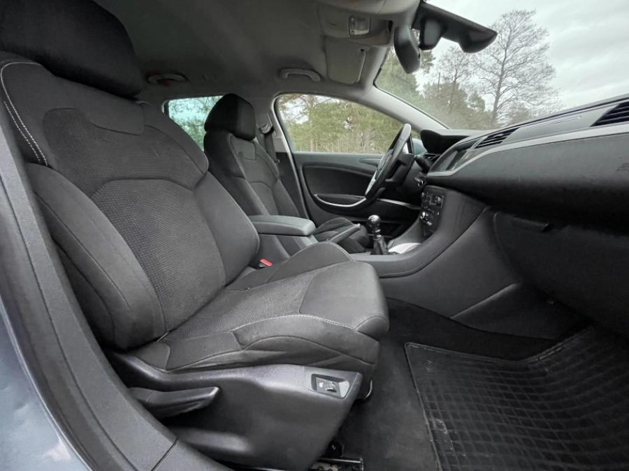 Grey Citroen C5 2011 in Riga, with an engine capacity of 2.00 L and mileage of 310 thousand km for 3650 €, photo 15 on AUTOMOTO.COM.LV