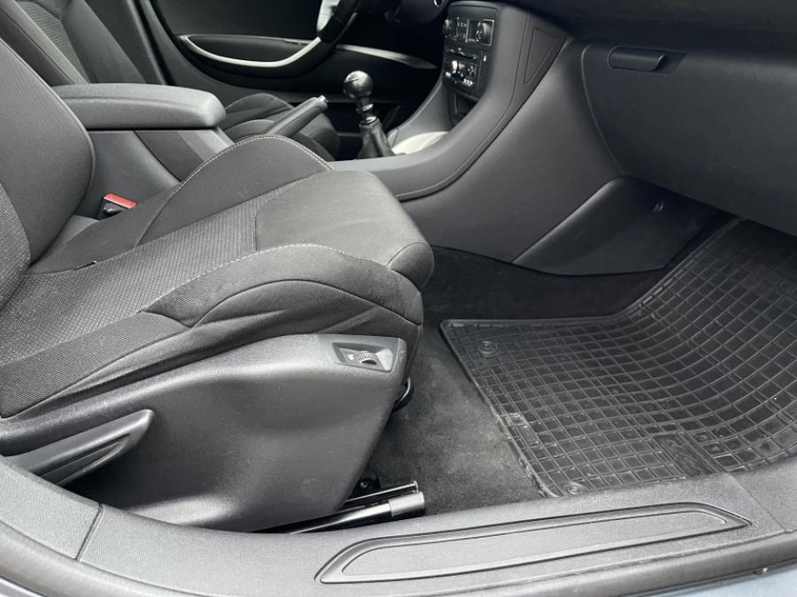 Grey Citroen C5 2011 in Riga, with an engine capacity of 2.00 L and mileage of 310 thousand km for 3650 €, photo 16 on AUTOMOTO.COM.LV