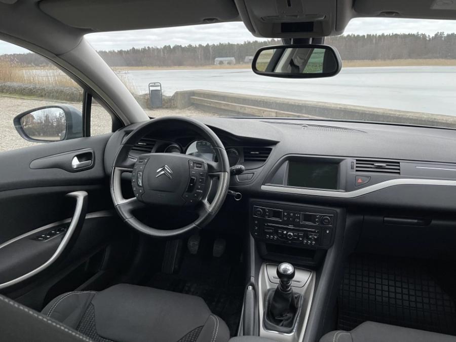 Grey Citroen C5 2011 in Riga, with an engine capacity of 2.00 L and mileage of 310 thousand km for 3650 €, photo 18 on AUTOMOTO.COM.LV