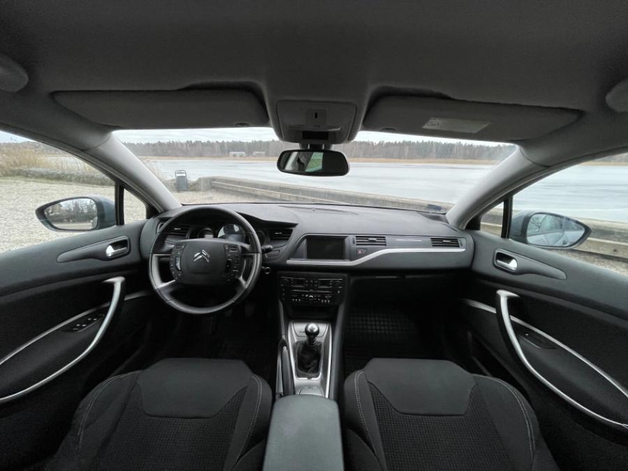 Grey Citroen C5 2011 in Riga, with an engine capacity of 2.00 L and mileage of 310 thousand km for 3650 €, photo 19 on AUTOMOTO.COM.LV