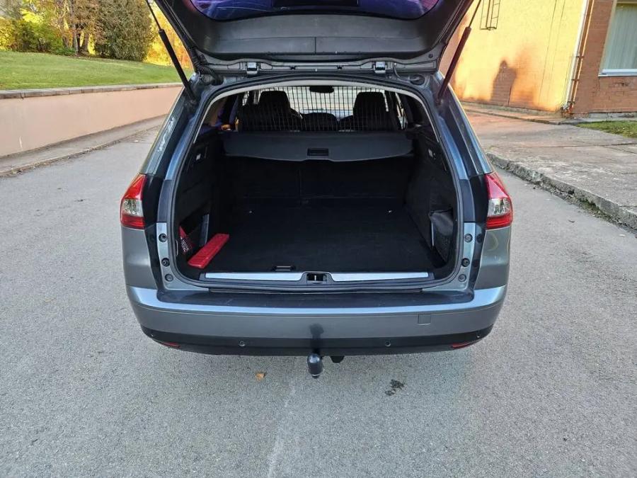 Pelēks Citroen C5 2011 Jēkabpils, ar dzinēja tilpumu 2.00 L un nobraukumu 298 tūkst. km par 4650 €, foto 15 vietnē AUTOMOTO.COM.LV