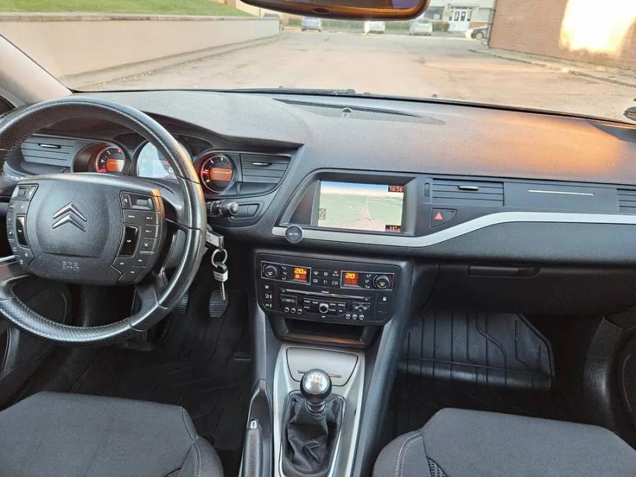Pelēks Citroen C5 2011 Jēkabpils, ar dzinēja tilpumu 2.00 L un nobraukumu 298 tūkst. km par 4650 €, foto 19 vietnē AUTOMOTO.COM.LV