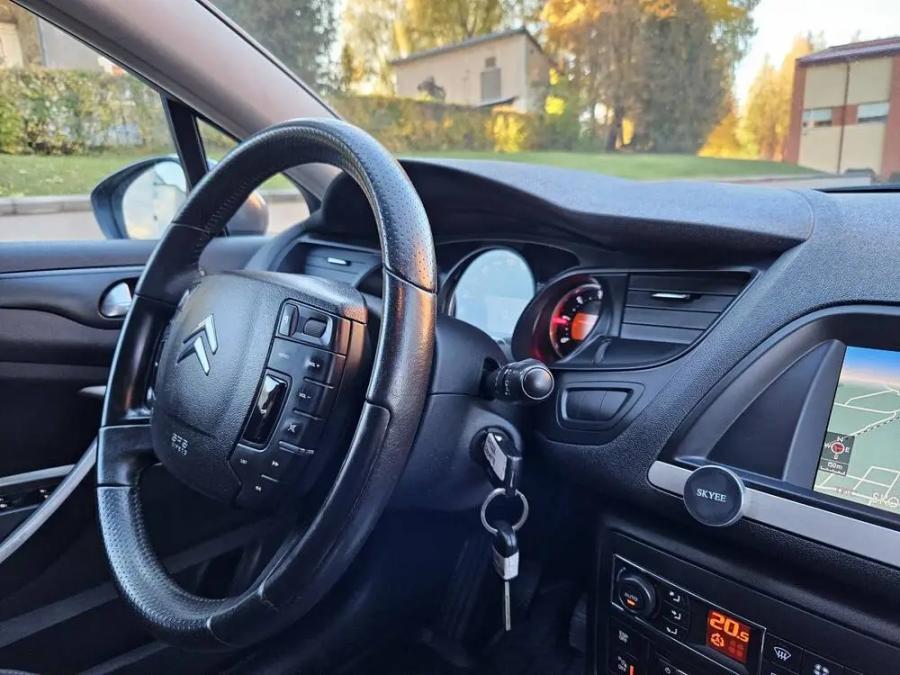 Pelēks Citroen C5 2011 Jēkabpils, ar dzinēja tilpumu 2.00 L un nobraukumu 298 tūkst. km par 4650 €, foto 22 vietnē AUTOMOTO.COM.LV