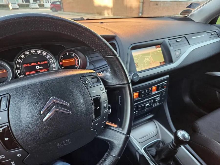 Pelēks Citroen C5 2011 Jēkabpils, ar dzinēja tilpumu 2.00 L un nobraukumu 298 tūkst. km par 4650 €, foto 28 vietnē AUTOMOTO.COM.LV