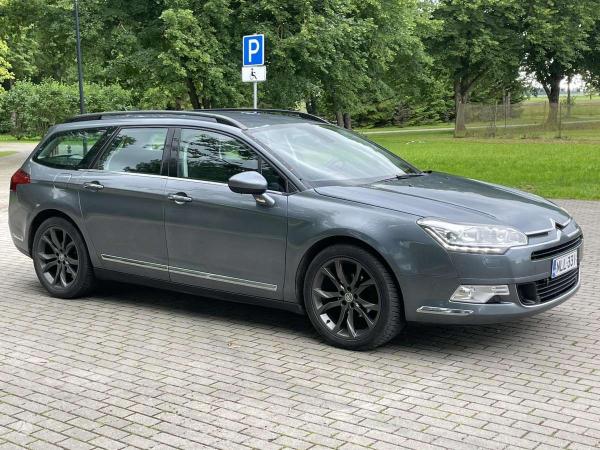 Pelēks Citroen C5 2011 Biržai, ar dzinēja tilpumu 1.56 L un nobraukumu 186 tūkst. km par 3200 €, foto 2 vietnē AUTOMOTO.COM.LV