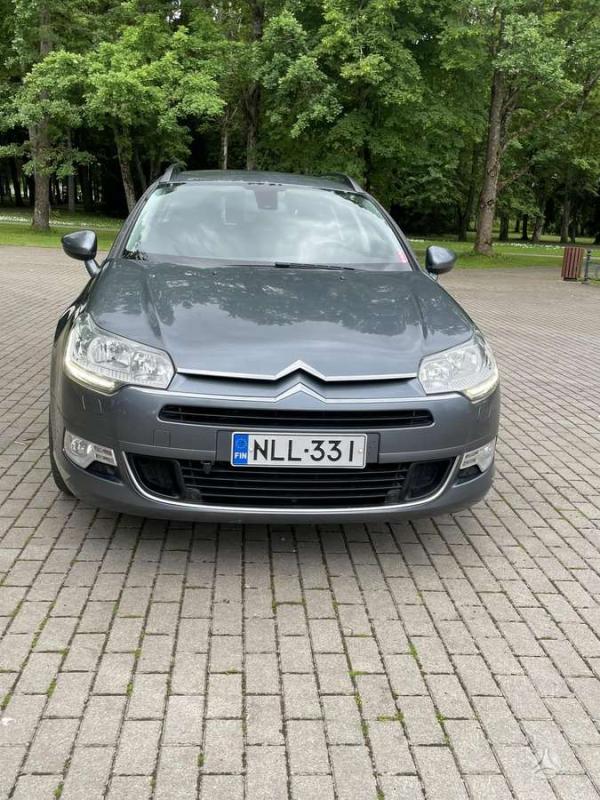 Pelēks Citroen C5 2011 Biržai, ar dzinēja tilpumu 1.56 L un nobraukumu 186 tūkst. km par 3200 €, foto 3 vietnē AUTOMOTO.COM.LV
