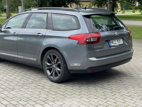 Pelēks Citroen C5 2011 Biržai, ar dzinēja tilpumu 1.56 L un nobraukumu 186 tūkst. km par 3200 €, foto 6 vietnē AUTOMOTO.COM.LV