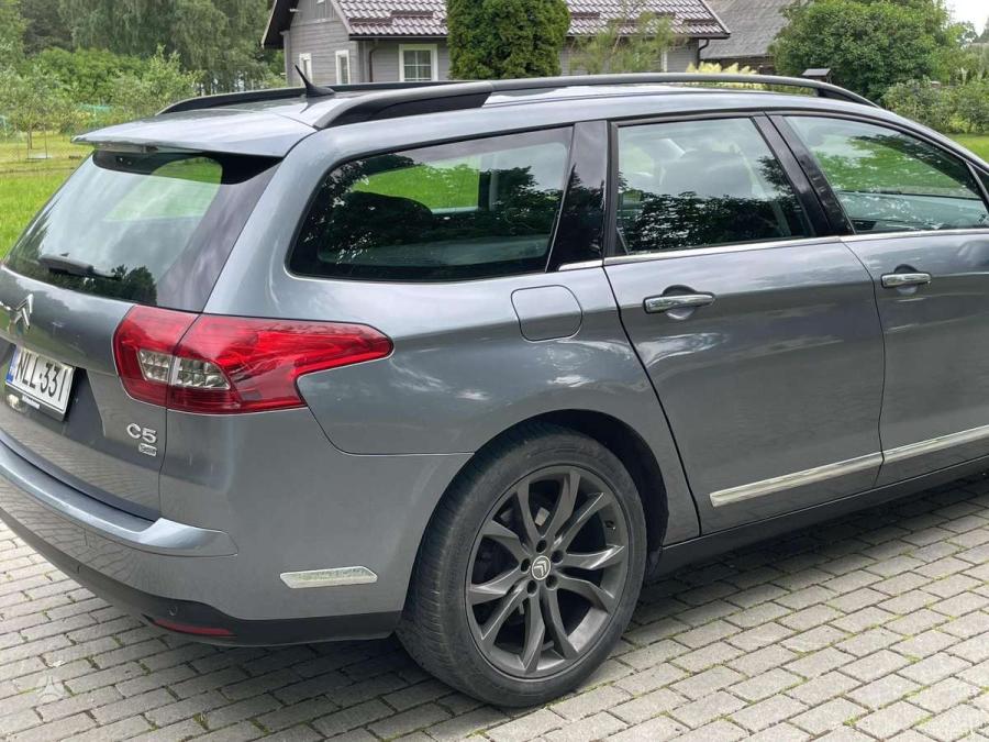 Pelēks Citroen C5 2011 Biržai, ar dzinēja tilpumu 1.56 L un nobraukumu 186 tūkst. km par 3200 €, foto 9 vietnē AUTOMOTO.COM.LV