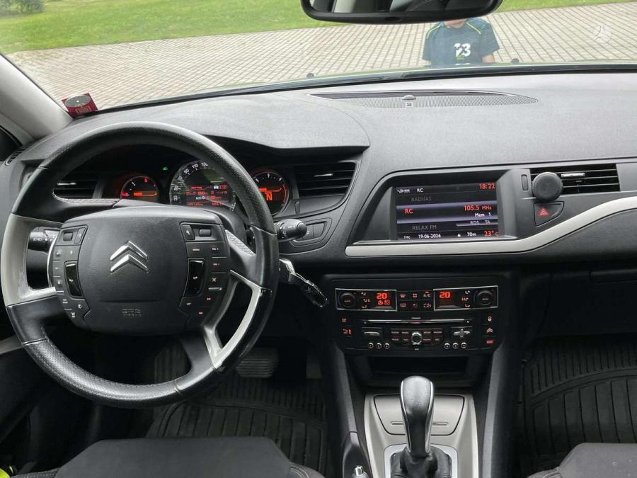 Pelēks Citroen C5 2011 Biržai, ar dzinēja tilpumu 1.56 L un nobraukumu 186 tūkst. km par 3200 €, foto 20 vietnē AUTOMOTO.COM.LV