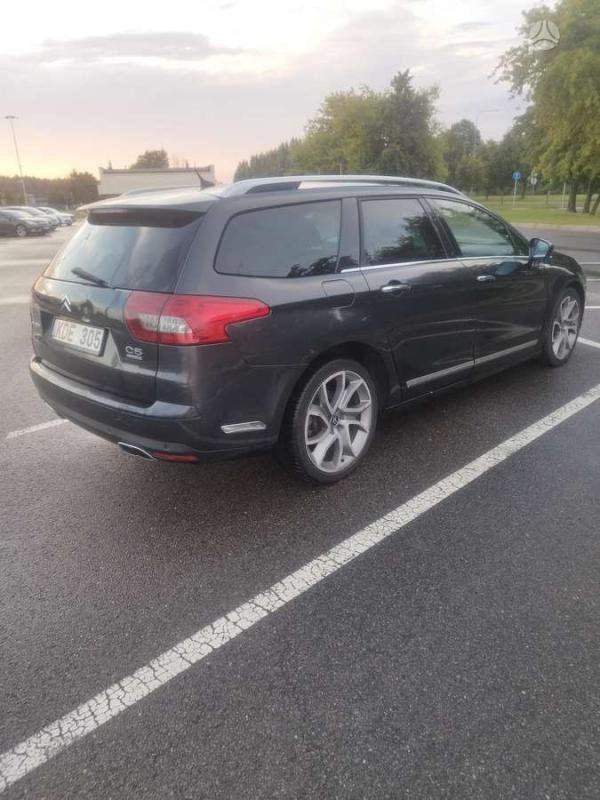 Grey Citroen C5 2011 in Kedainiai, with an engine capacity of 2.99 L and mileage of 367 thousand km for 2500 €, photo 7 on AUTOMOTO.COM.LV