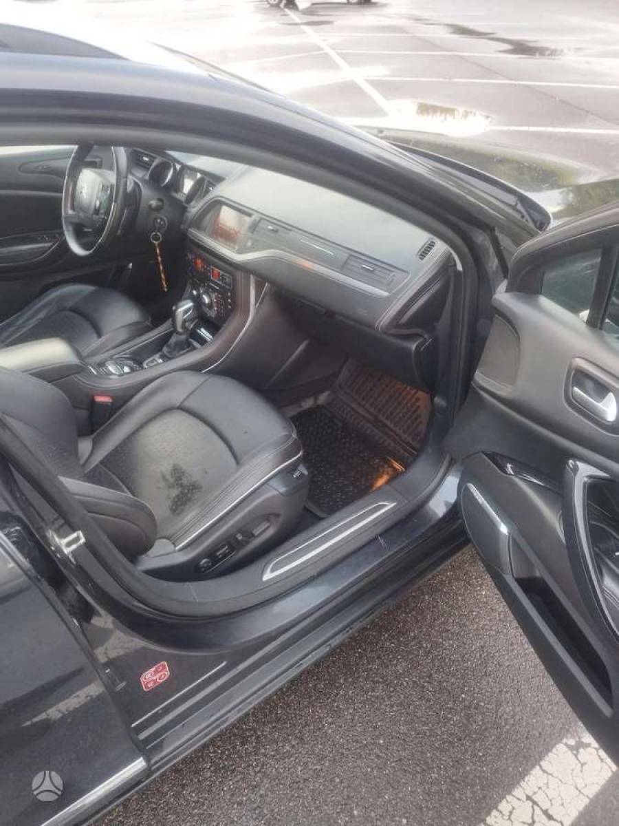 Grey Citroen C5 2011 in Kedainiai, with an engine capacity of 2.99 L and mileage of 367 thousand km for 2500 €, photo 12 on AUTOMOTO.COM.LV
