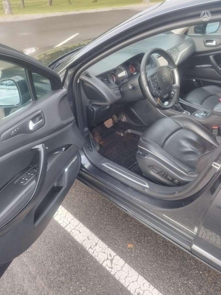 Grey Citroen C5 2011 in Kedainiai, with an engine capacity of 2.99 L and mileage of 367 thousand km for 2500 €, photo 13 on AUTOMOTO.COM.LV