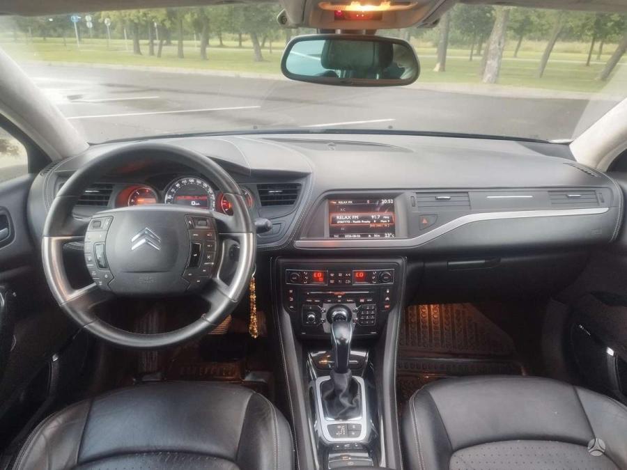 Grey Citroen C5 2011 in Kedainiai, with an engine capacity of 2.99 L and mileage of 367 thousand km for 2500 €, photo 14 on AUTOMOTO.COM.LV