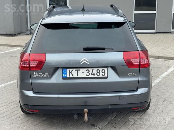 Citroen C5 2011 in Jurmala on AUTOMOTO.COM.LV Grey Citroen C5 2011 in Jurmala, with an engine capacity of 2.00 L and mileage of 0 thousand km for 2450 €, photo 4 on AUTOMOTO.COM.LV