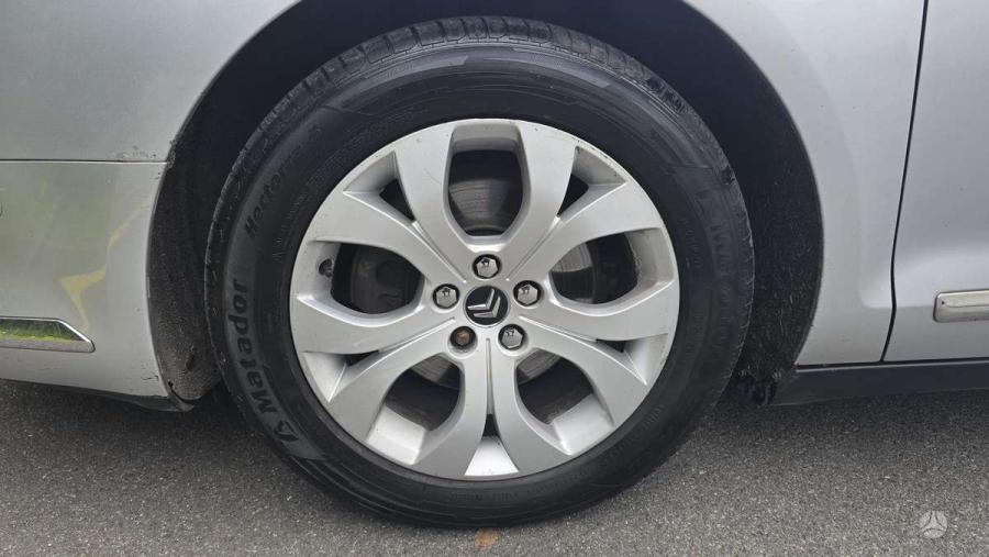 Pelēks Citroen C5 2012 Kauņa, ar dzinēja tilpumu 2.00 L un nobraukumu 419 tūkst. km par 2600 €, foto 13 vietnē AUTOMOTO.COM.LV