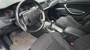 Pelēks Citroen C5 2012 Kauņa, ar dzinēja tilpumu 2.00 L un nobraukumu 419 tūkst. km par 2600 €, foto 19 vietnē AUTOMOTO.COM.LV
